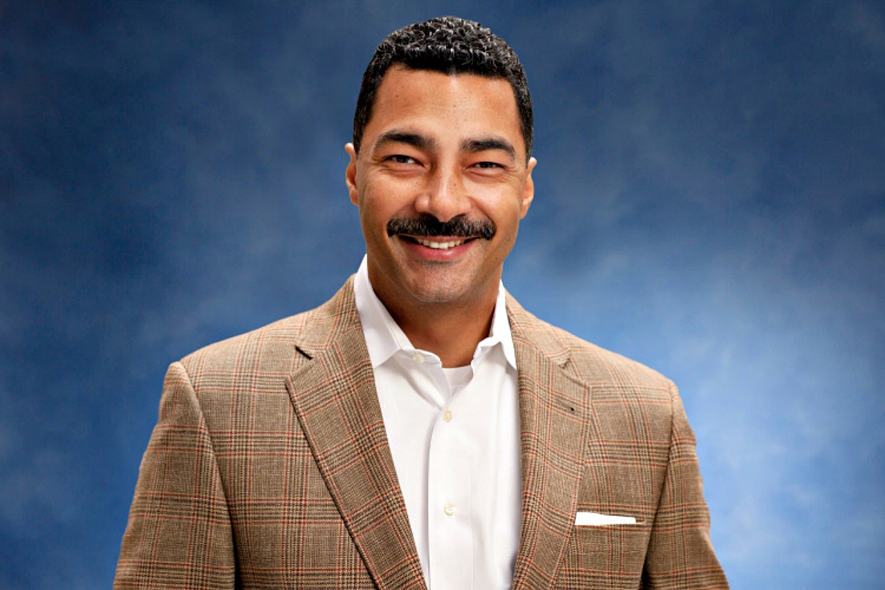 United Airlines appoints first ever African American Brett Hart as ...