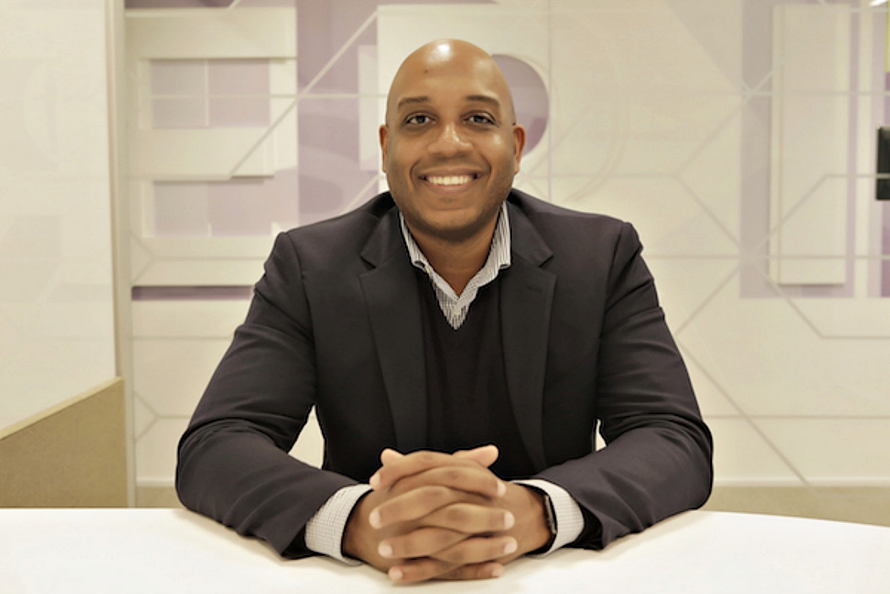 African American business thought-leader and author Omar L. Harris ...